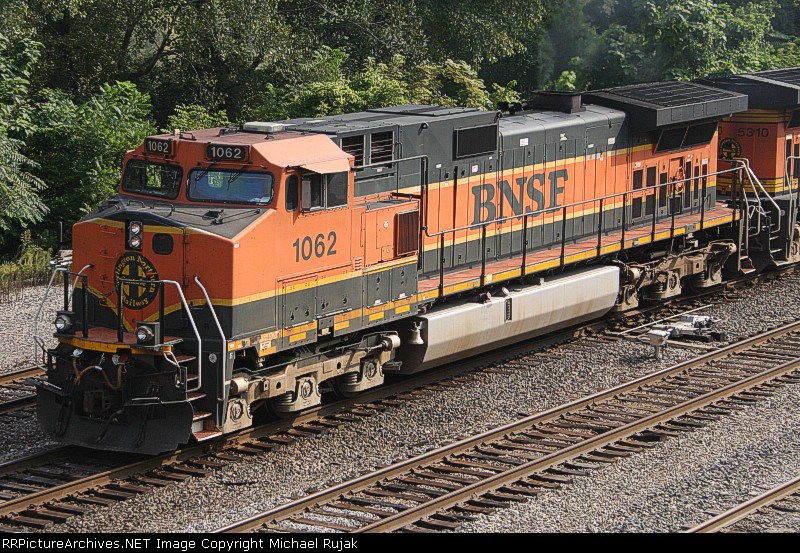 BNSF 1062